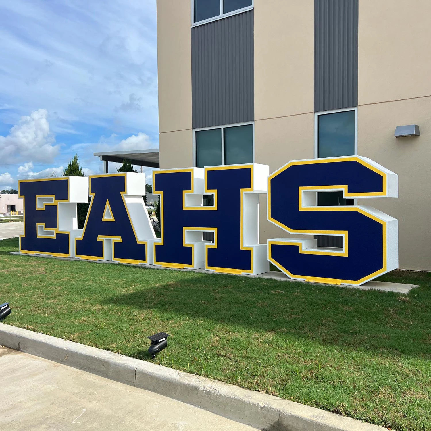 Complete Guide to Pin Mounted Letters for Business Signs